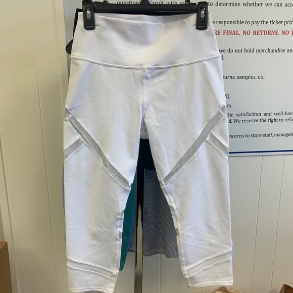 ALO Yoga | Pants & Jumpsuits | Alo Yoga White Leggings | Poshmark